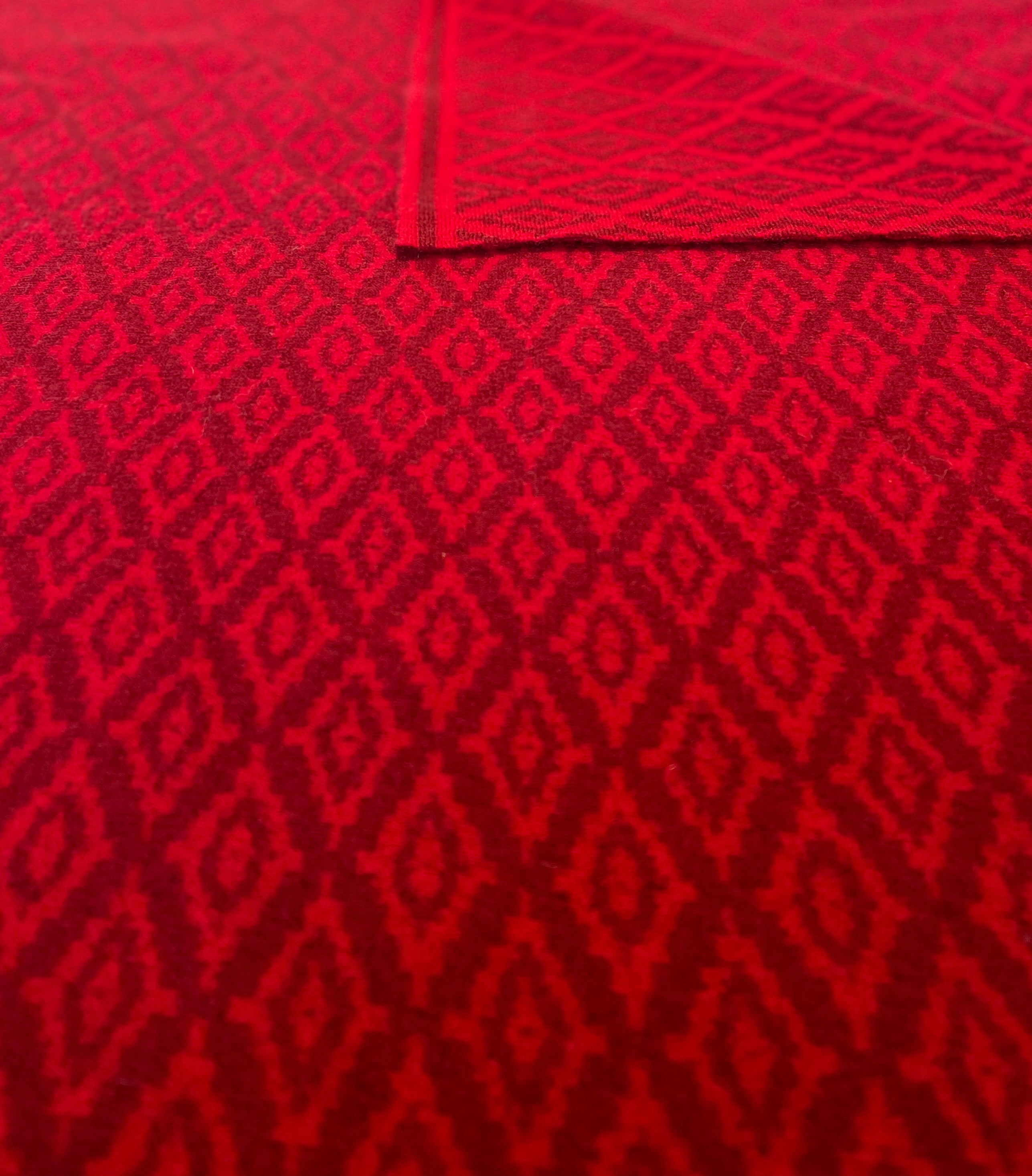 Raute Rot mit Dunkelrot – Stoffe Hautnah